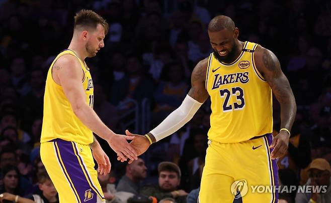 커리 56점 폭발nba 골든스테이트 17점 열세 뒤집고 5연승