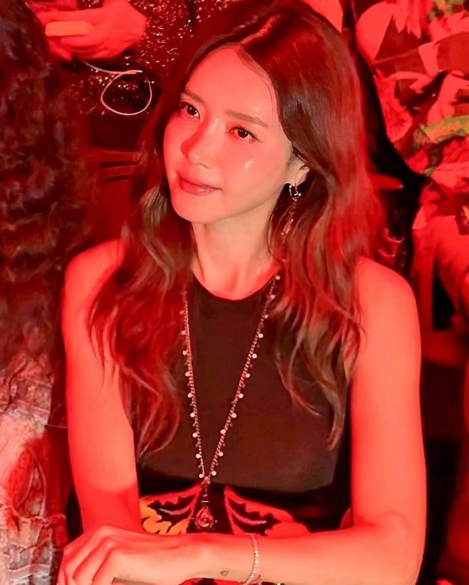 채정안 밀라노에 뜬 민소매 핫걸 짧아도 너무 짧은 시스루에 부츠컷 맵시나는 원피스룩 뷰티는 내운명
