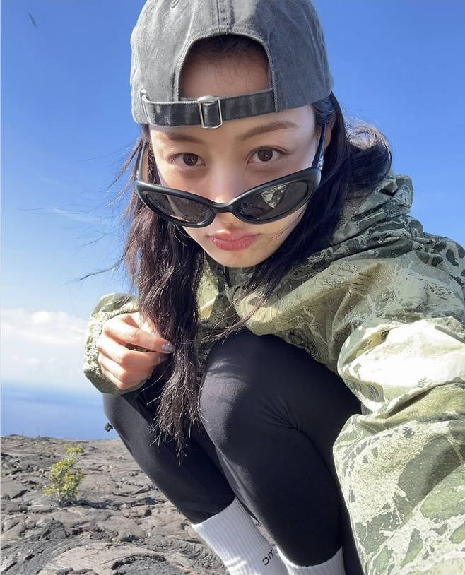 몸매 지적에 충격받아 10kg 감량 글로벌 스타 된 여가수의 레깅스 하이킹룩 스타와 패션