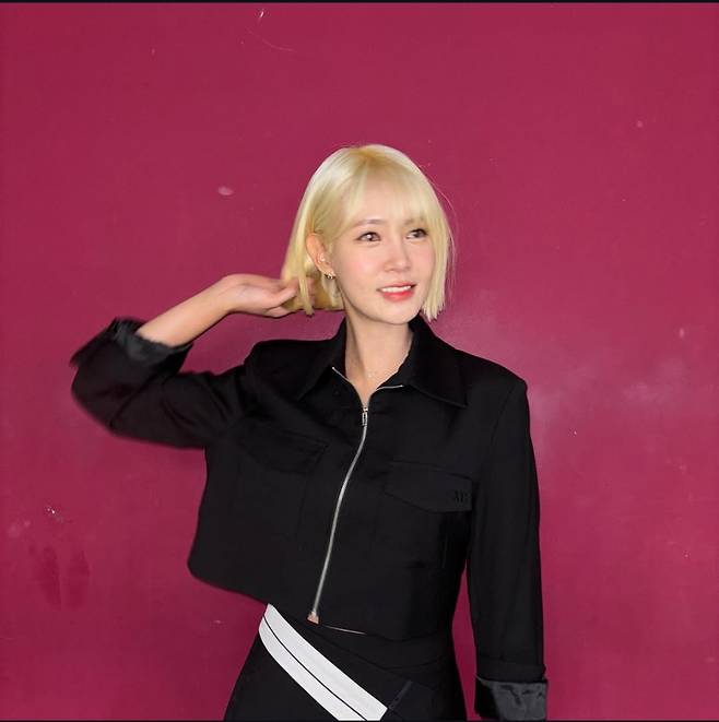 이효리 백댄서였다고 춤 대신 연기 선택 연기대상까지 거머쥔 여배우의 블랙 셋업룩 스타와 패션