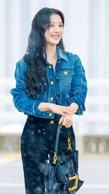 아역 시절 잊게 만드는 변신 김유정 확 달라진 근황에 팬들 깜짝 오늘뭐입지