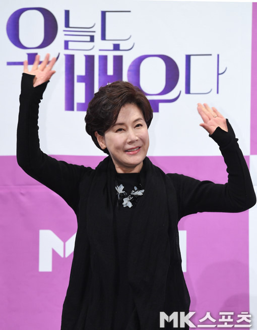 결혼 아닌 동거” 남편이 아니라 남자친구라고 밝혀 방송 게시판 난리난 여배우 연예는 내운명