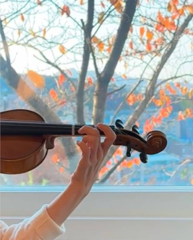 여주인공 돌발 하차 후 긴급 투입 연기상까지 거머쥔 41세 여배우 러블리 외출룩 스타와 패션