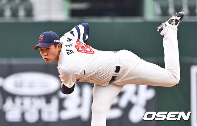 150km 신인 홍수인데 나홀로 141km…"완성된 투수 평가 받겠다" 패기 넘치는 롯데 특급 좌완 마이웨이 [오!쎈 부산]