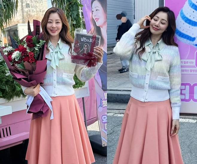 무용 전공 응원단 출신 최강 동안 여배우 봄기운 가득 카디건 핑크 스커트룩 스타와 라이프