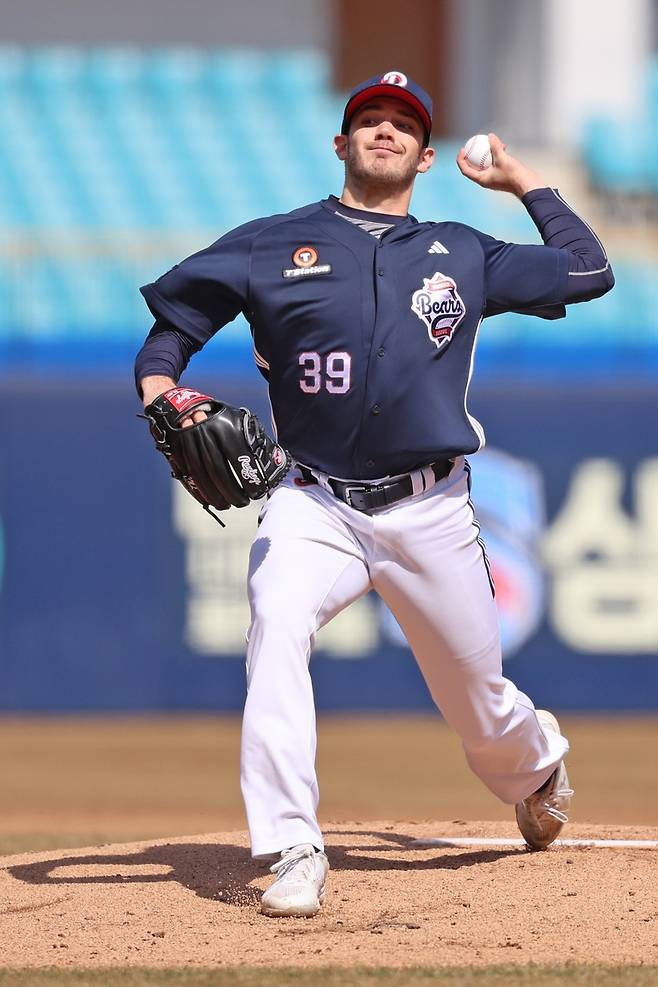 스위퍼 아낀 두산 잭 로그 3이닝 비자책 4실점보크도 범해