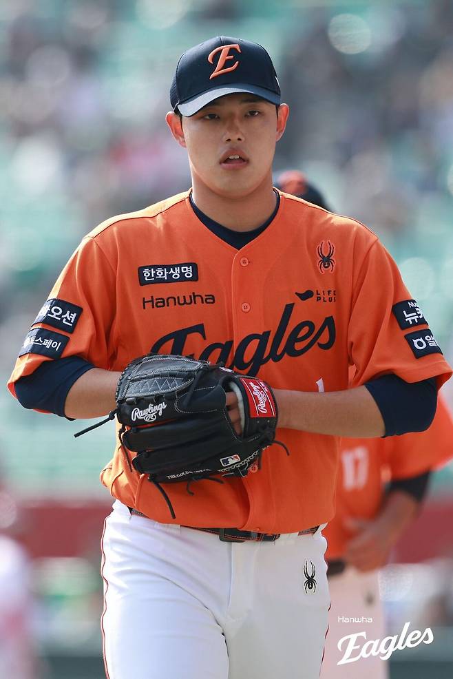 ‘첫 실전에서 159km라니...’ 한화 문동주, 기울어진 ‘문김대전’ 양상을 다시금 평평하게 맞출 수 있을까