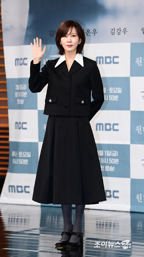 공무원 퇴사후 대한민국 탑배우로 성공한 53세 여배우의 일상룩 발빠른패션뷰티
