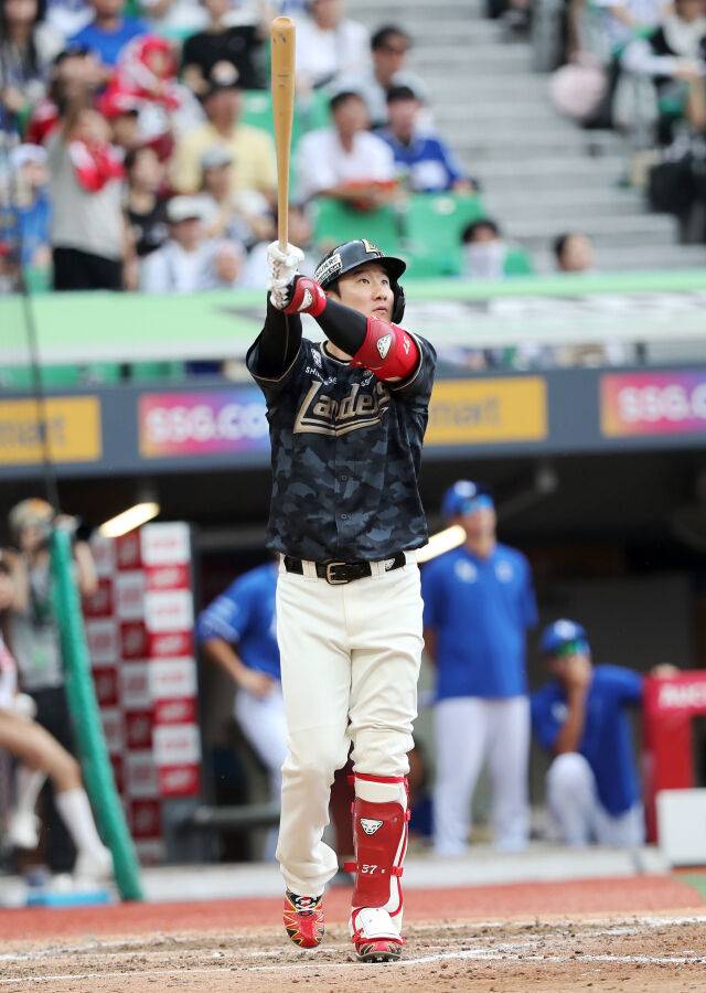 최정이 물꼬를 텄고 오태곤이 승부를 갈랐다→SSG 5-3 승리로 시범경기 4연패 탈출→키움 전태현·김동엽 홈런에 만족[MD인천]