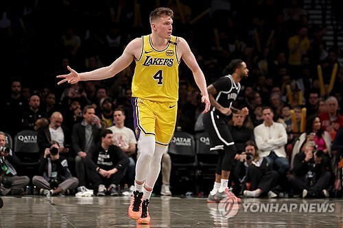 Nba ‘빛바랜 리브스·크넥트 고군분투 Lal 르브론·돈치치 없이 덴버와 접전 끝에 석패