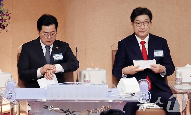 여야 국가 위한 예배 참석나라 백척간두 위기극복 소망