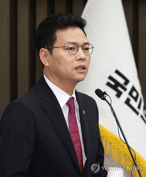 홍준표·與박정훈 연일 ‘독설 배신자 앞잡이” 민심·당심도 못 얻는 변방장수”