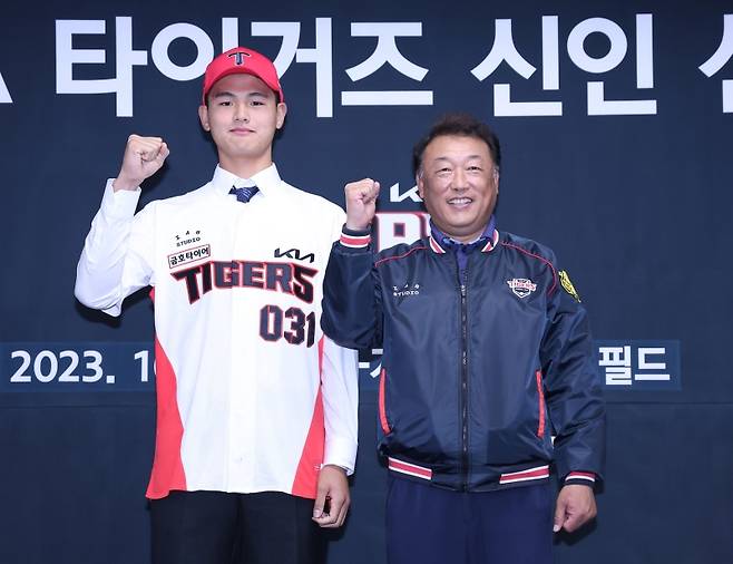 선발 0.2이닝 충격 강판..'151km/h' KIA 1라운더의 봄은 언제 올까