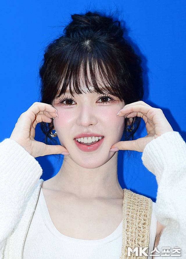 레드벨벳 웬디 ‘하트 요정 Mk포토