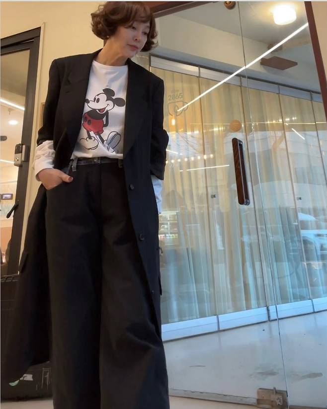 이승연 50대 파워 동안 우아한데 영한 워너비 패셔니스타 롱 재킷 슈트룩 뷰티는 내운명