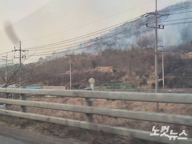 울주 언양 산불 강풍 타고 확산대응 2단계 격상