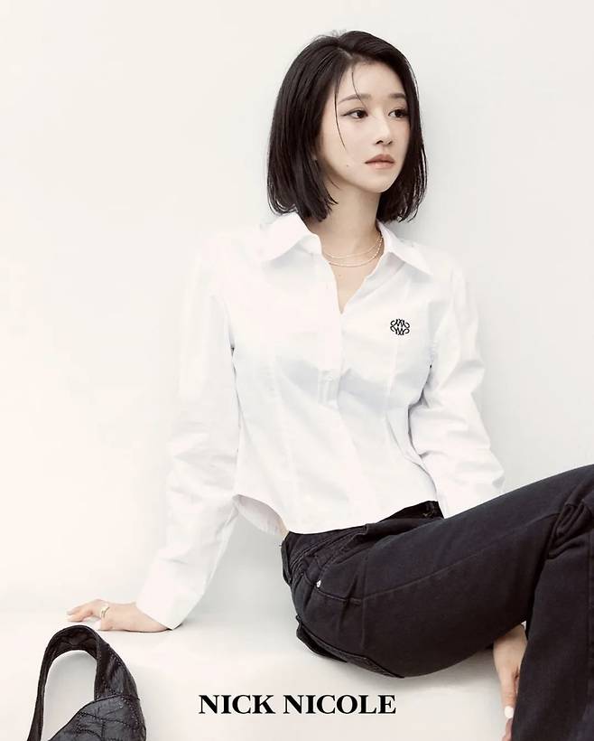 얼마나 예쁘길래 감독이 직접 8시간 설득 결국 캐스팅된 여배우 블랙 앤 화이트룩 뷰티는 내운명