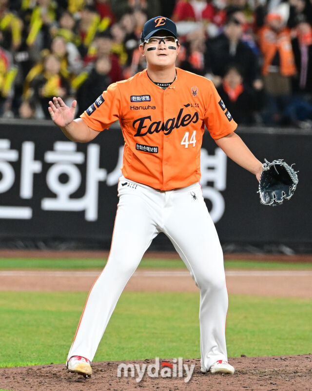 전체 1순위 한화 156km 국대 투수의 마무리 도전 66세 노장은 응원한다편안하게 옷 잘 입었으면 Md대전