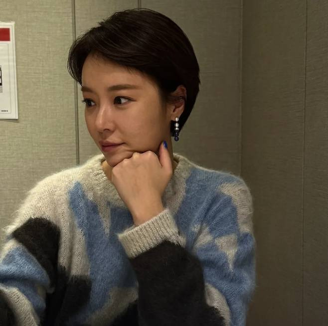 숏컷 하고 이 정도라고” 46억 건물주 여배우 클래스 보여준 니트룩 대본은 내운명