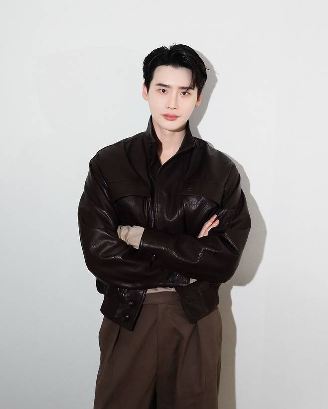 이종석 타이베이서 조각 비주얼로 설렘 유발 세련된 봄 스타일 페라가모룩 뷰티는 내운명