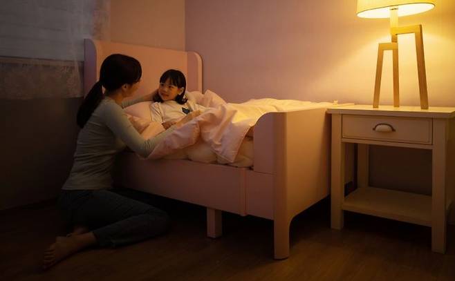 진짜 침대 밑에 괴물 있는데 모르는 남자 숨어있었다