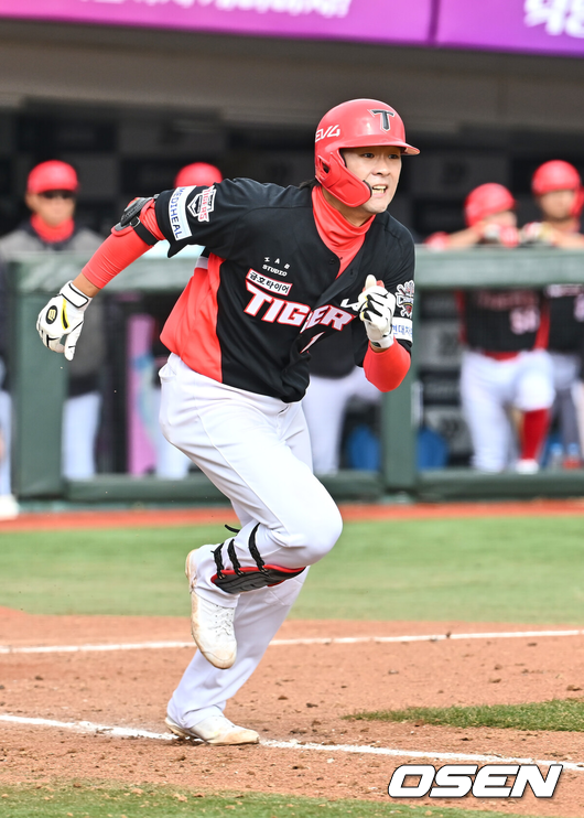 최형우는 타격 극찬, 매일 수비펑고 250개, 땀은 배신 않는다...AVG .400 10년차 슈퍼백업 탄생인가