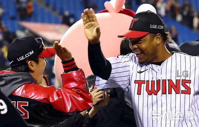 전승가도 LG, KBO 기록까지 노린다…'역대 2위' 개막 8연승 도전