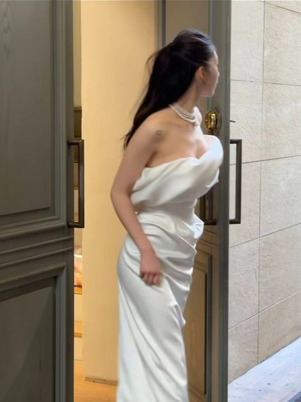 유부녀 아니었어” 환상 웨딩룩 선보인 슈퍼모델 여신미 폭발한 오프숄더 드레스룩 대본은 내운명