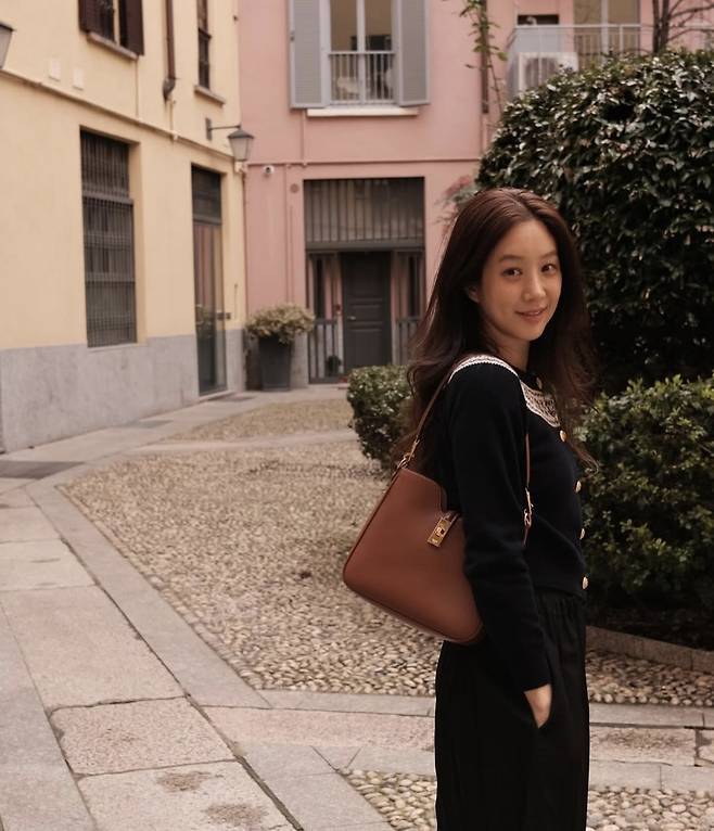 아이돌 출신인 줄 몰랐지 청순미 터진 사복장인 분위기 찢은 롱스커트룩 대본은 내운명