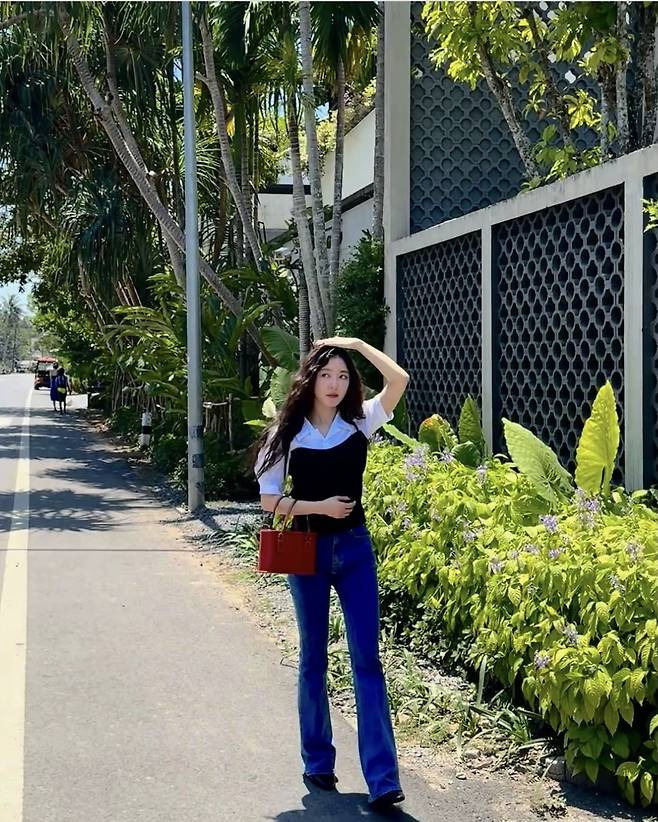 예뻐서 위험했어요 유괴 걱정에 데뷔한 그녀 내추럴 데님룩 대본은 내운명