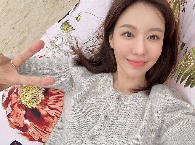 가수 지망생에서 소속사 권유로 배우 전향해 대박 난 171cm 42세 여배우 데일리룩 스타와 패션