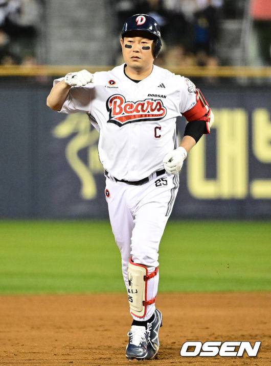 양석환 ‘쩍벌 빠던’에 갑론을박…캡틴 양의지, 롯데에 사과→소신 발언했다 “자극 의도 없었지만, 쇼맨십은 필요”