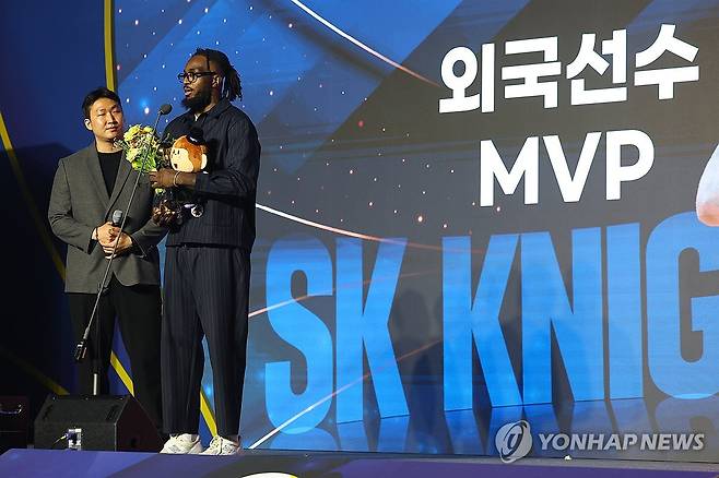프로농구 역대 최고 외국선수 워니 "은퇴 결심, 아직 그대로"