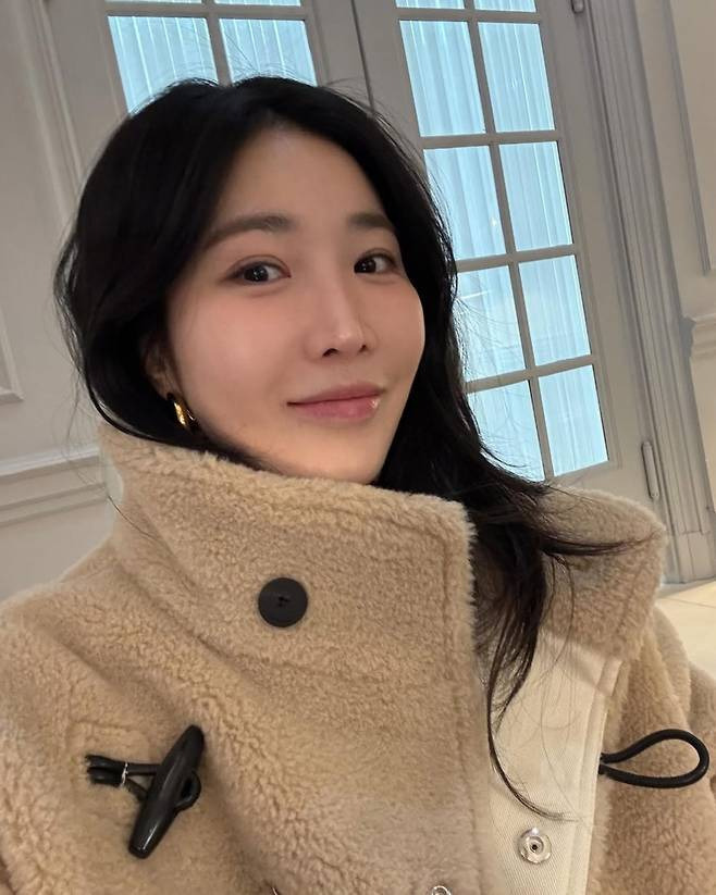 사람 앞에서 노래해 본 적도 없었어요” 피아노 전공하다 돌연 가수된 여가수 가죽 팬츠룩 대본은 내운명