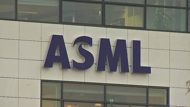 ASML, 수주 실적 기대치 하회…"관세 불확실성 커져"