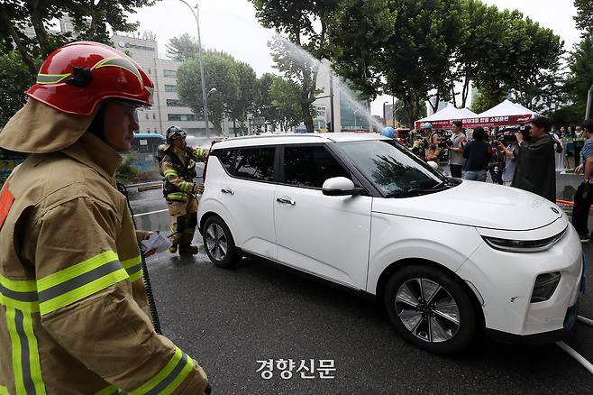 전기차 화재 징후 땐 곧바로 소방 출동현대차·기아·bmw·미니 4만대 시범사업