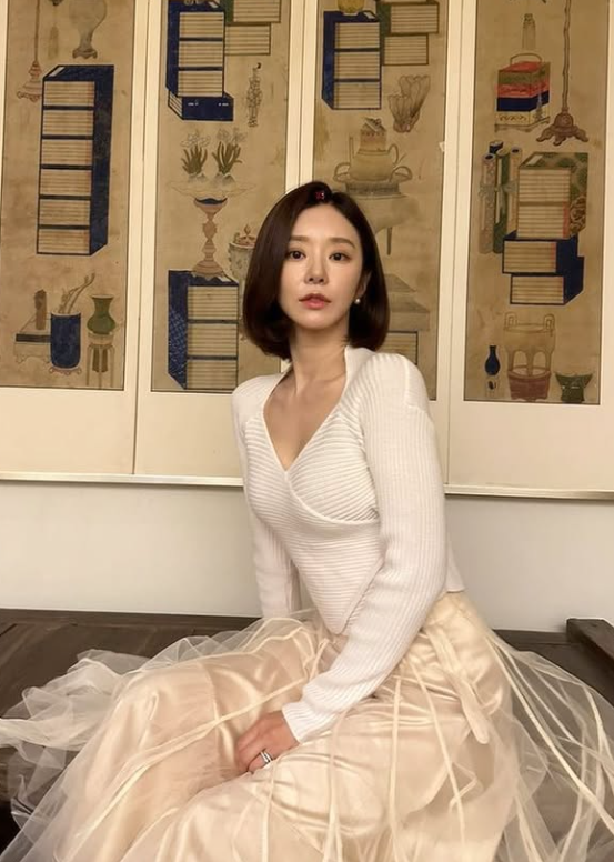 박수진 닮은 꼴로 화제였다는 꽃미모 여배우 일상룩 패션룸