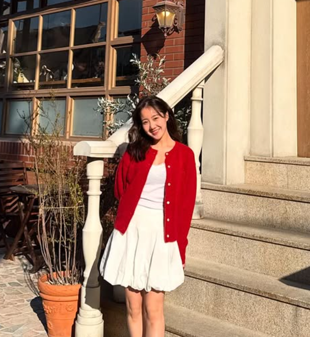 배우 활동하면서 대학생때 과탑 찍은 아역 배우 출신 여배우 사랑스런 여친룩 패션룸