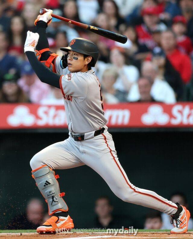 이정후 침묵은 1G면 충분하다, 첫 타석부터 151km 통타해 좌전 안타 신고