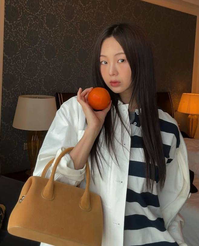 20대인 줄 알았는데 32세” 168cm·49kg 9등신 동안 여배우의 데일리룩 대본은 내운명