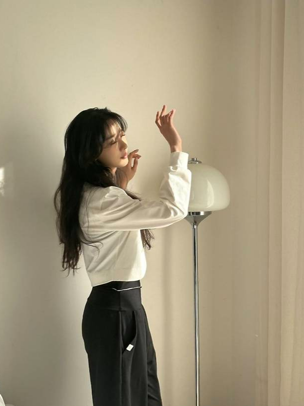 한없이 가녀린 줄만 알았는데” 숨겨둔 복근 드러낸 40세 여배우 애슬레저룩 대본은 내운명