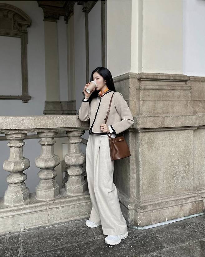 "몸도 마음도 가벼워" 11kg 감량, 48kg 넘으면 무겁다던 170cm 여가수, 재킷룩 | 대본은 내운명