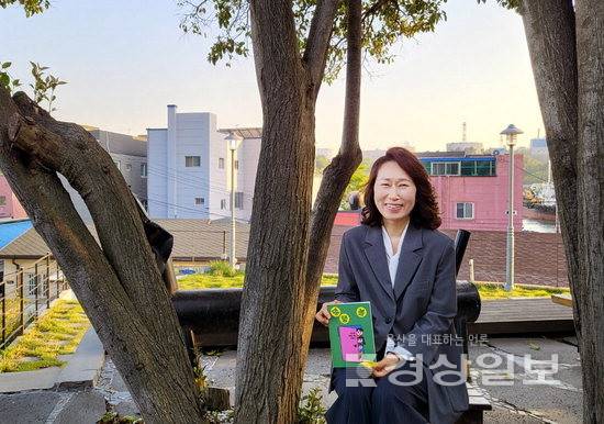 강이라 작가 금전 지원 넘어 지속가능한 창작 생태계 필요”