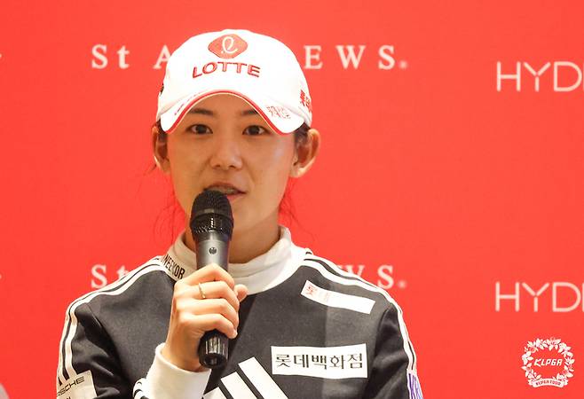 ‘제로토크 퍼터’로 날개단 황유민, KLPGA 챔피언십 첫날부터 진격의 ‘돌격대장’[SS 현장]