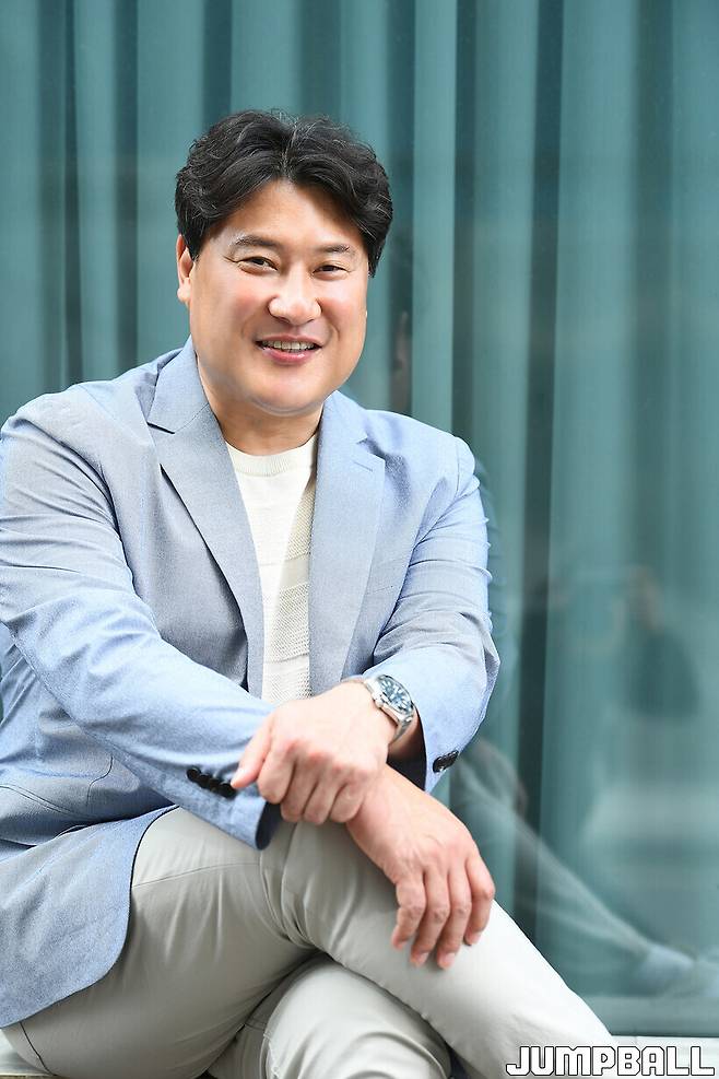 [매거진] “ 질타도 자양분으로 삼겠습니다” 안덕수 사무총장이 그리는 WKBL의 미래