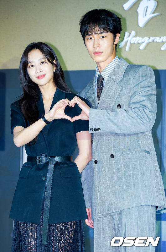 "걱정·긴장"..'결혼' 조보아, 사생활 논란 김수현 아닌 이재욱과 복귀(탄금)[종합]