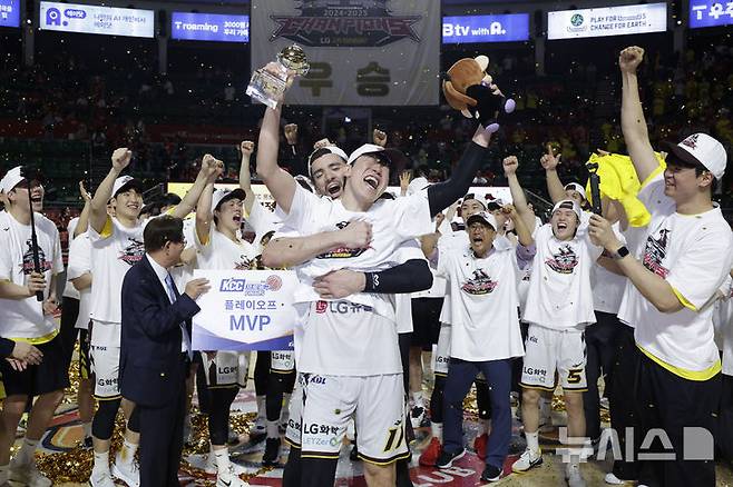'챔프전 MVP' LG 허일영 "예상 못해…농구 인생에서 잊을 수 없을 것"