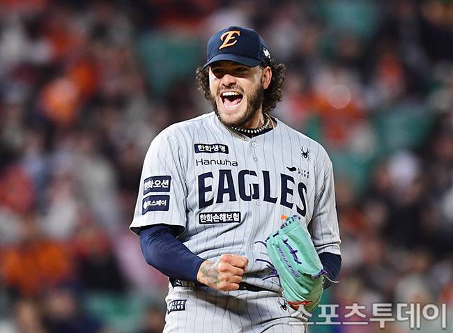 한화 폰세, 8이닝 18K로 KBO 1경기 최다 탈삼진 기록 타이