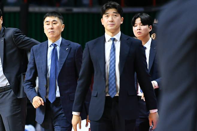 이상민 3년 만에 KBL 감독 복귀, 이규섭 코치로 컴백, 신명호 코치는 놔두라고