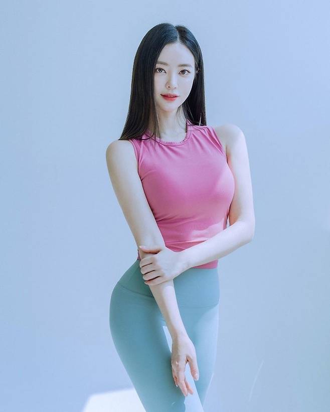 활발히 활동 중 갑자기 재력가 집안과 결혼 3개월 만에 임신 소식 전한 방송인 웰니스라이프